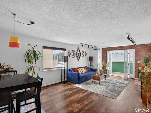 condo with 2 bedroom, Wallingford CT ES104264512