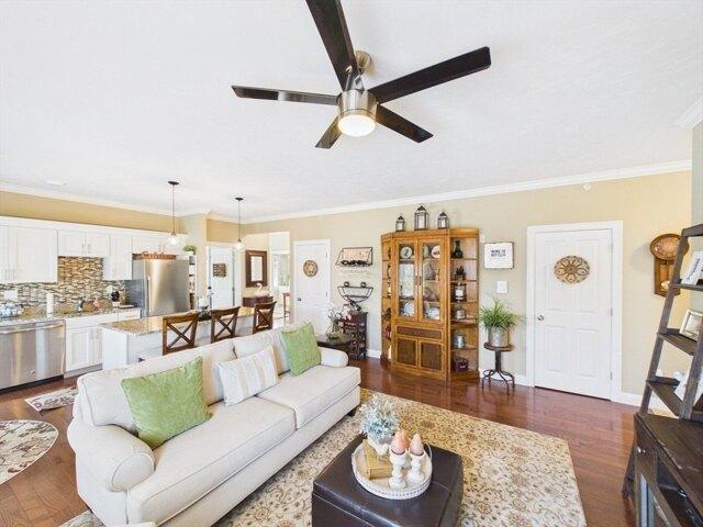 condo with 2 bedroom, Walpole MA ES105040823