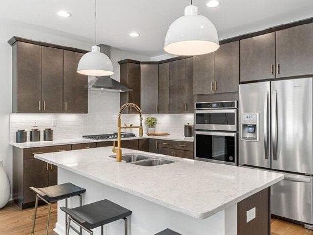 condo with 2 bedroom, Walpole MA ES105173069