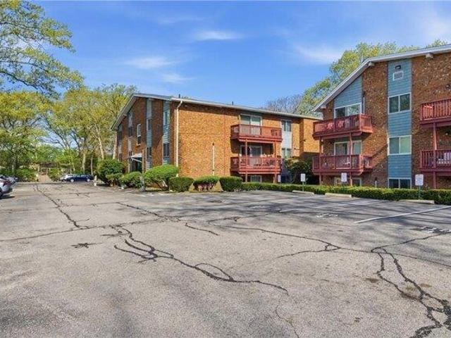 condo with 2 bedroom, Warwick RI DLS102156496