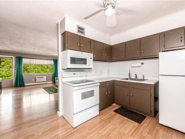 condo with 2 bedroom, Warwick RI DLS102727305