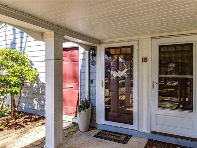 condo with 2 bedroom, Warwick RI ES104407288