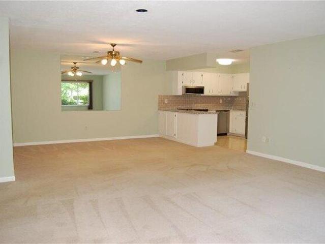 condo with 2 bedroom, Warwick RI ES103220426