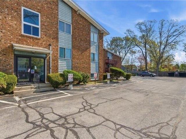 condo with 2 bedroom, Warwick RI ES103666352