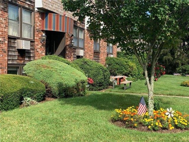 condo with 2 bedroom, Warren RI ES103852664