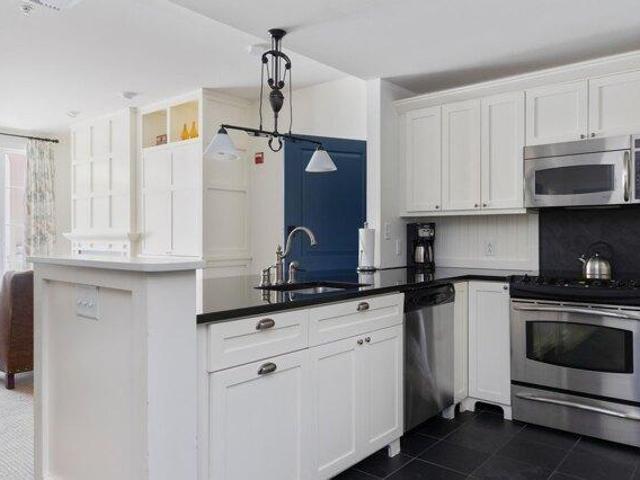 condo with 2 bedroom, Warren VT ES104111917