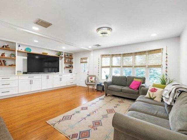 condo with 2 bedroom, Watertown MA DS102064163