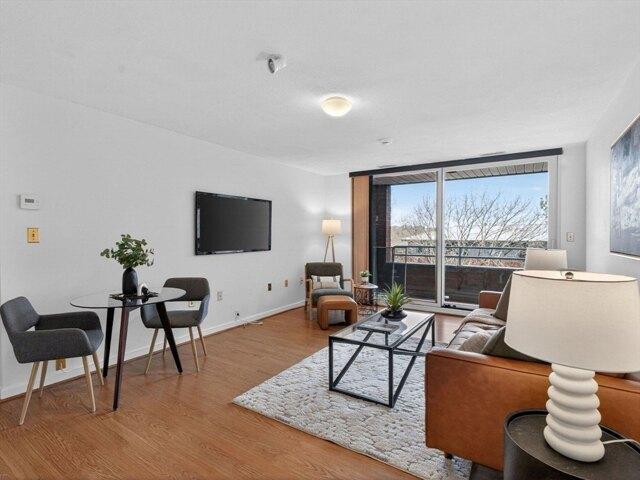 condo with 2 bedroom, Watertown MA DS102281394