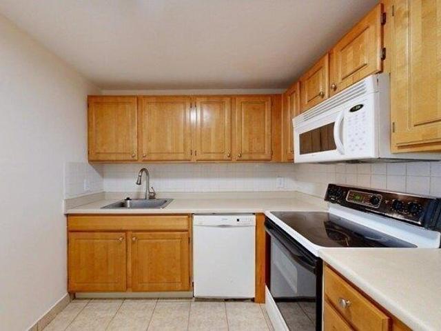 condo with 2 bedroom, Watertown MA ES102823565