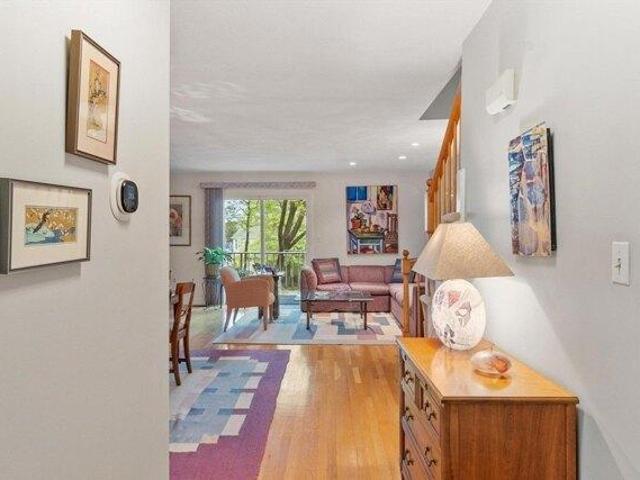 condo with 2 bedroom, Watertown MA ES103435317
