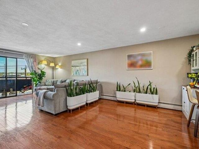 condo with 2 bedroom, Watertown MA ES104920411
