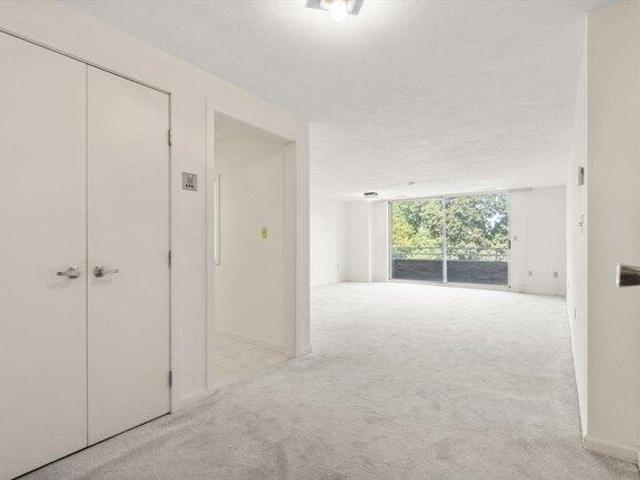 condo with 2 bedroom, Watertown MA ES104921722