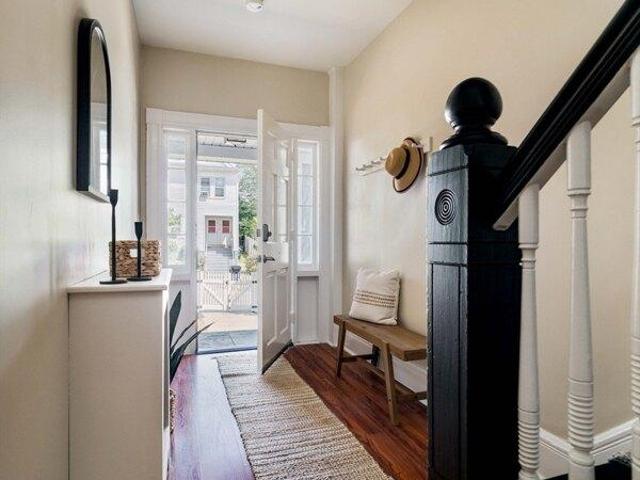 condo with 2 bedroom, Watertown MA ES104295724