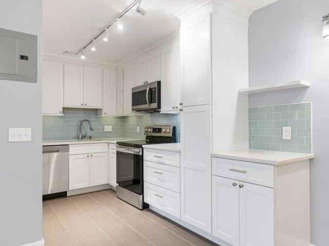 condo with 2 bedroom, Watertown MA ES104297011