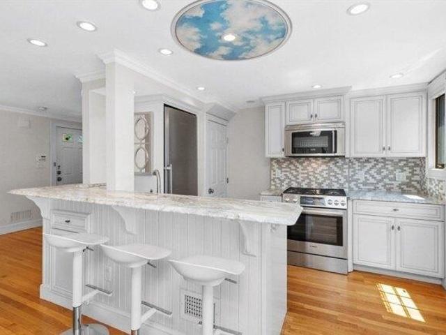 condo with 2 bedroom, Watertown MA ES104329926
