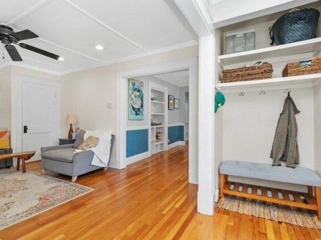 condo with 2 bedroom, Watertown MA ES104330040