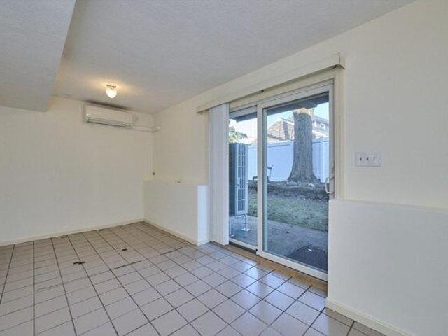 condo with 2 bedroom, Watertown MA ES105096393