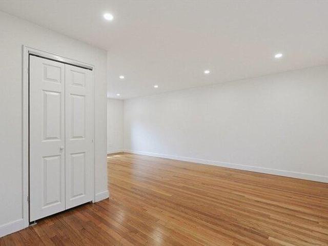 condo with 2 bedroom, Watertown MA ES105116513