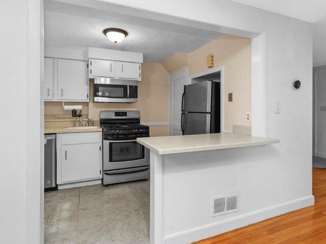 condo with 2 bedroom, Watertown MA ES105116818