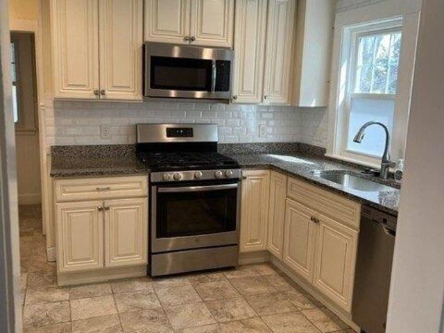 condo with 2 bedroom, Watertown MA ES105231066