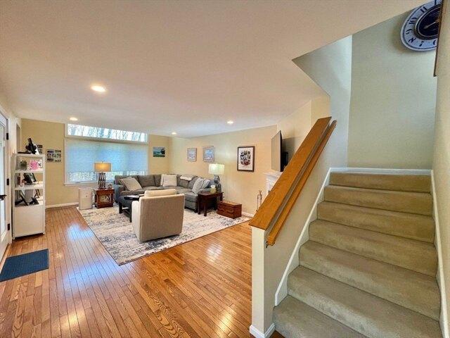 condo with 2 bedroom, Wayland MA ES104608371