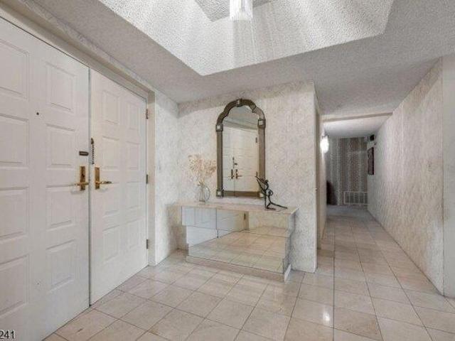 condo with 2 bedroom, Wayne NJ DLS102317099