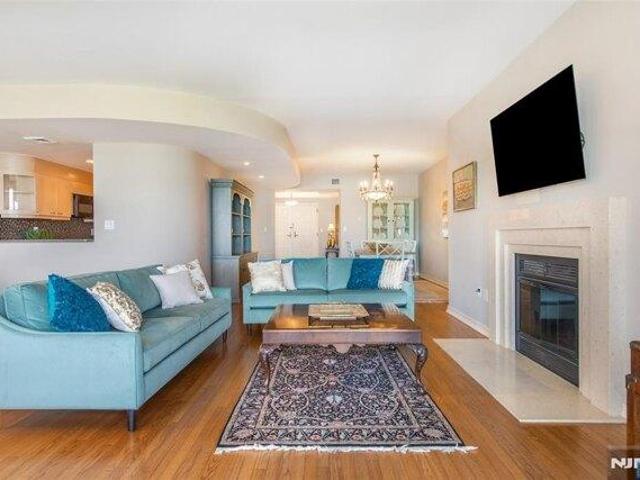 condo with 2 bedroom, Wayne NJ DS102254048