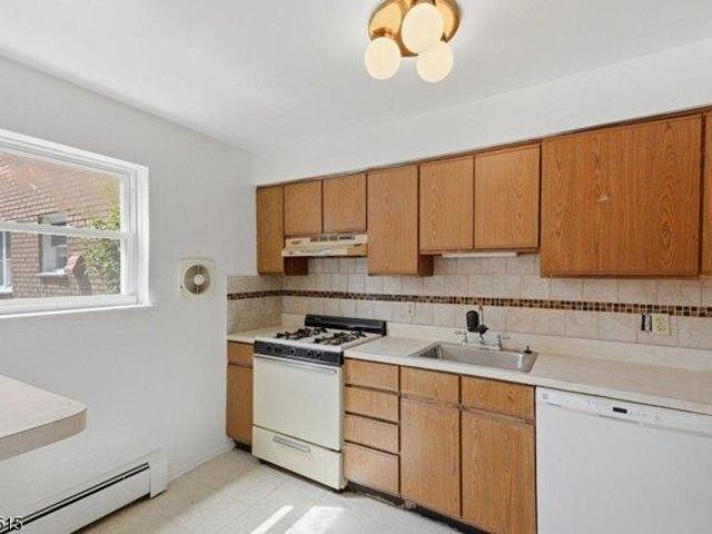 condo with 2 bedroom, Wayne NJ ES105203914