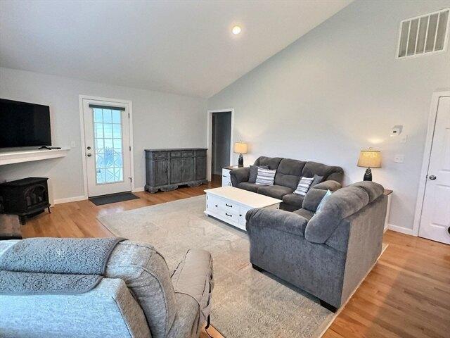 condo with 2 bedroom, Webster MA ES103431224