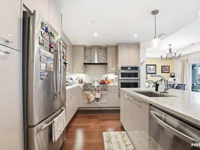 condo with 2 bedroom, Weehawken NJ DS104481224