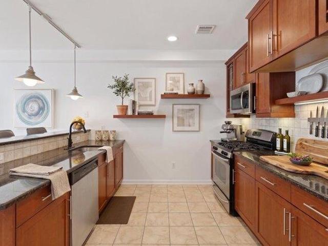 condo with 2 bedroom, Weehawken NJ DS104192553