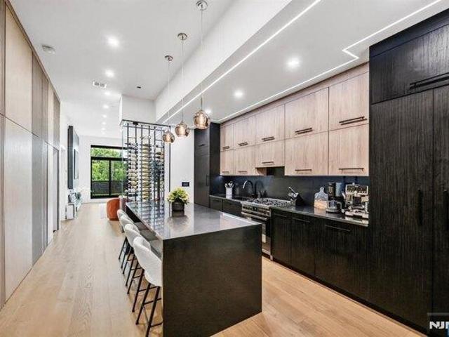 condo with 2 bedroom, Weehawken NJ DS104235459