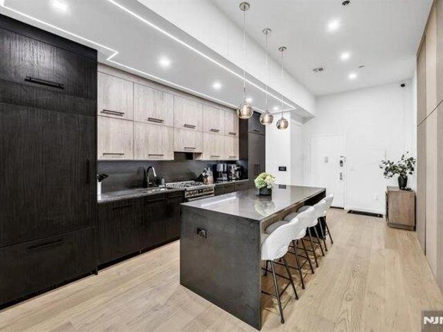 condo with 2 bedroom, Weehawken NJ ES104807409
