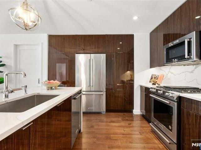 condo with 2 bedroom, Weehawken NJ ES105144242