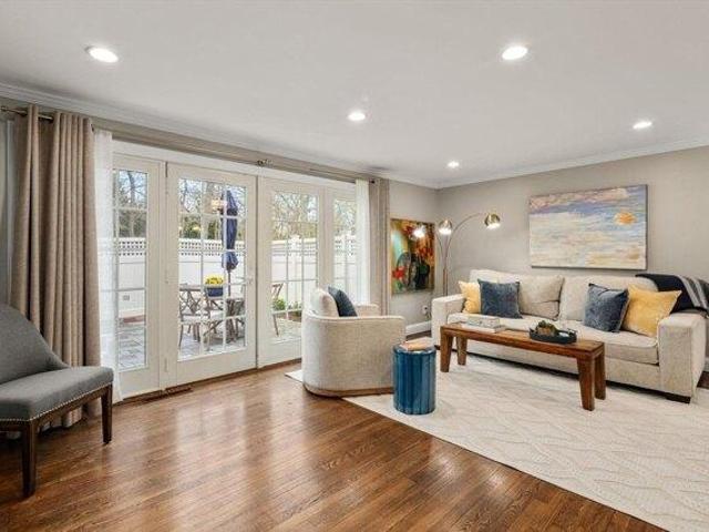 condo with 2 bedroom, Wellesley MA ES103020364