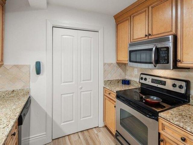 condo with 2 bedroom, Wellesley MA ES105080864