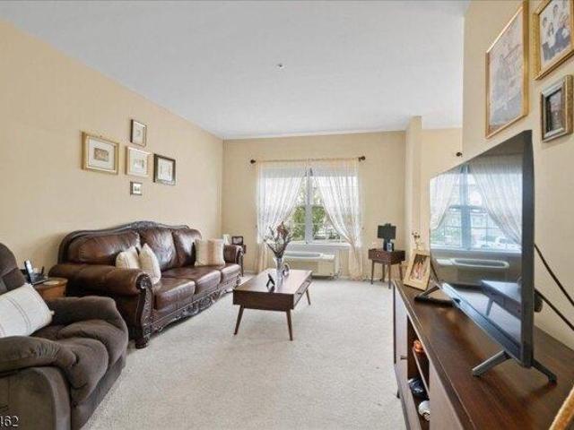condo with 2 bedroom, West Milford NJ DS102585765