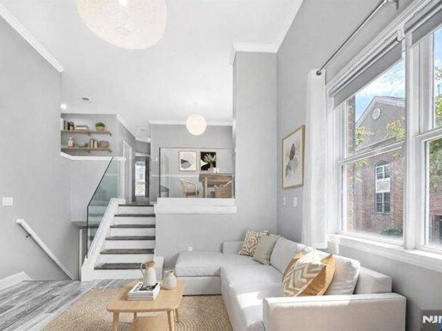 condo with 2 bedroom, West New York NJ DS104332679