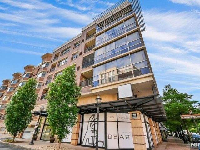 condo with 2 bedroom, West New York NJ DS102584879