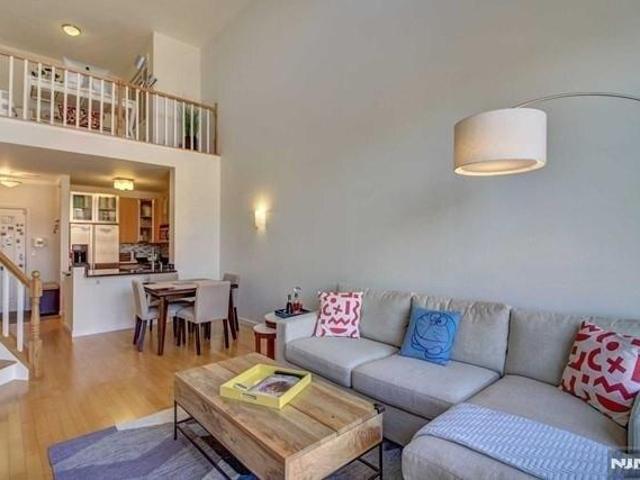 condo with 2 bedroom, West New York NJ DS102780268