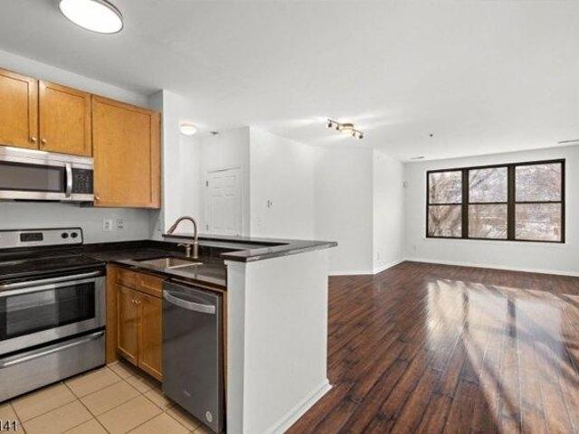 condo with 2 bedroom, West New York NJ DS102825131