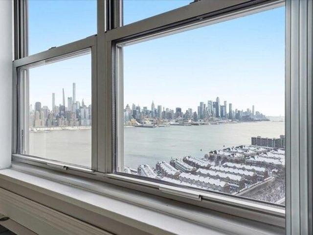 condo with 2 bedroom, West New York NJ ES104190829