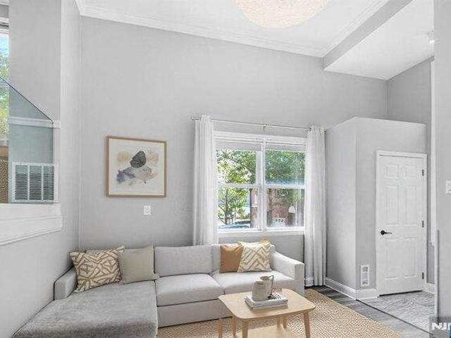 condo with 2 bedroom, West New York NJ ES104332679