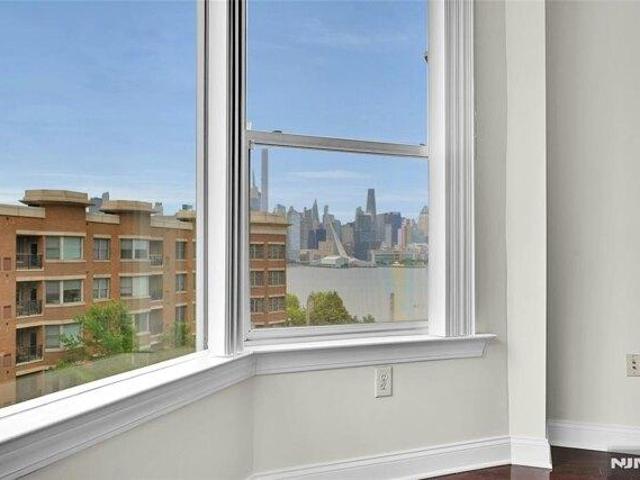 condo with 2 bedroom, West New York NJ ES104374751