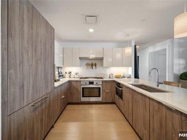 condo with 2 bedroom, West New York NJ ES105176361