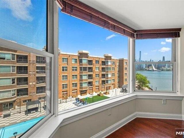 condo with 2 bedroom, West New York NJ ES105172756