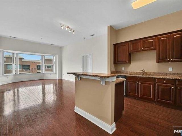condo with 2 bedroom, West New York NJ ES105193154