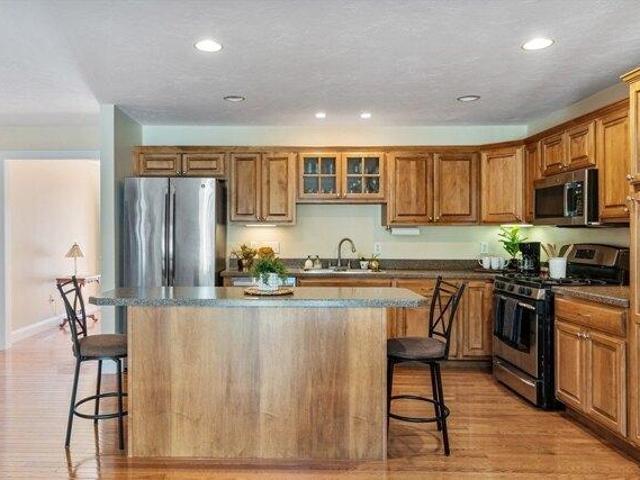 condo with 2 bedroom, West Boylston MA ES102859911