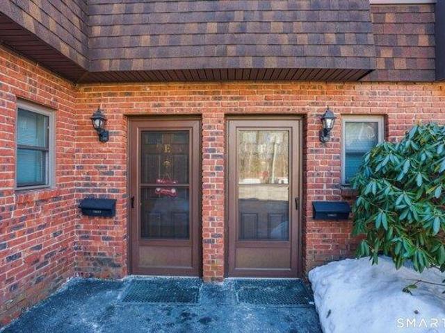 condo with 2 bedroom, West Hartford CT DLS101748410