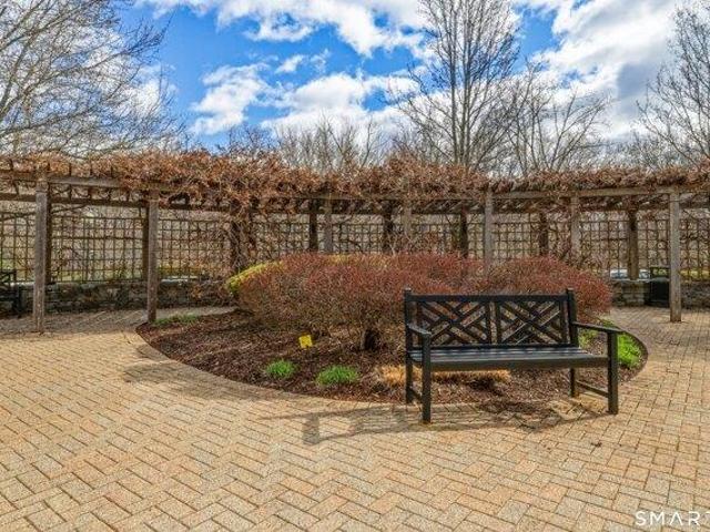 condo with 2 bedroom, West Hartford CT DS102594895